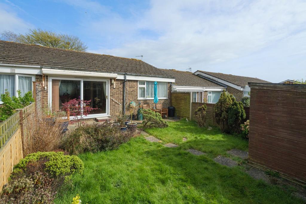 Lynwood, Folkestone, CT19 2 bed terraced bungalow for sale - £275,000