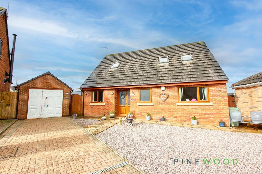 Polyfields Lane, Chesterfield S44 3 bed detached bungalow - £290,000