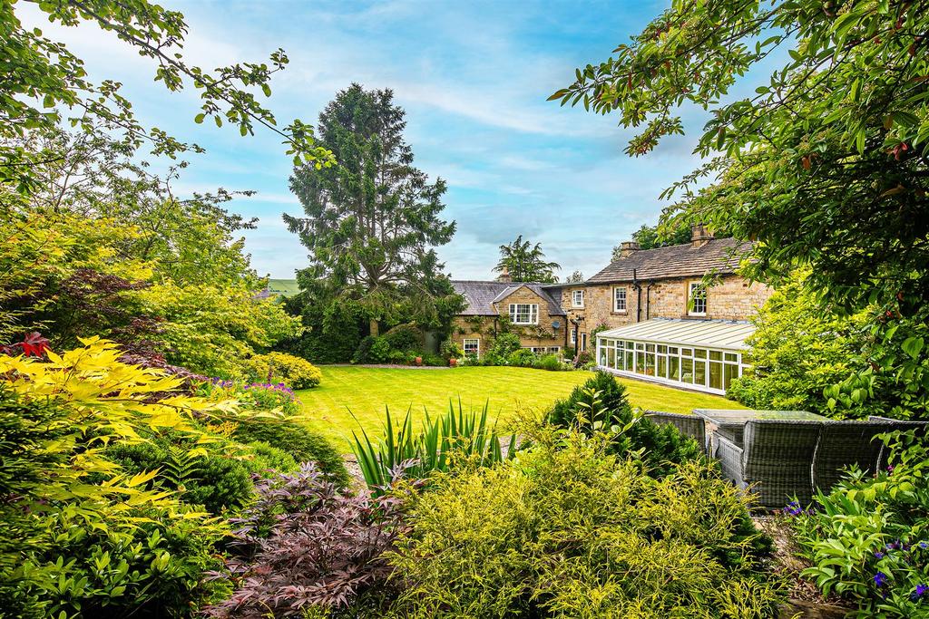 Pinfold Hill, Curbar, Hope Valley... 5 bed farm house - £1,470,000
