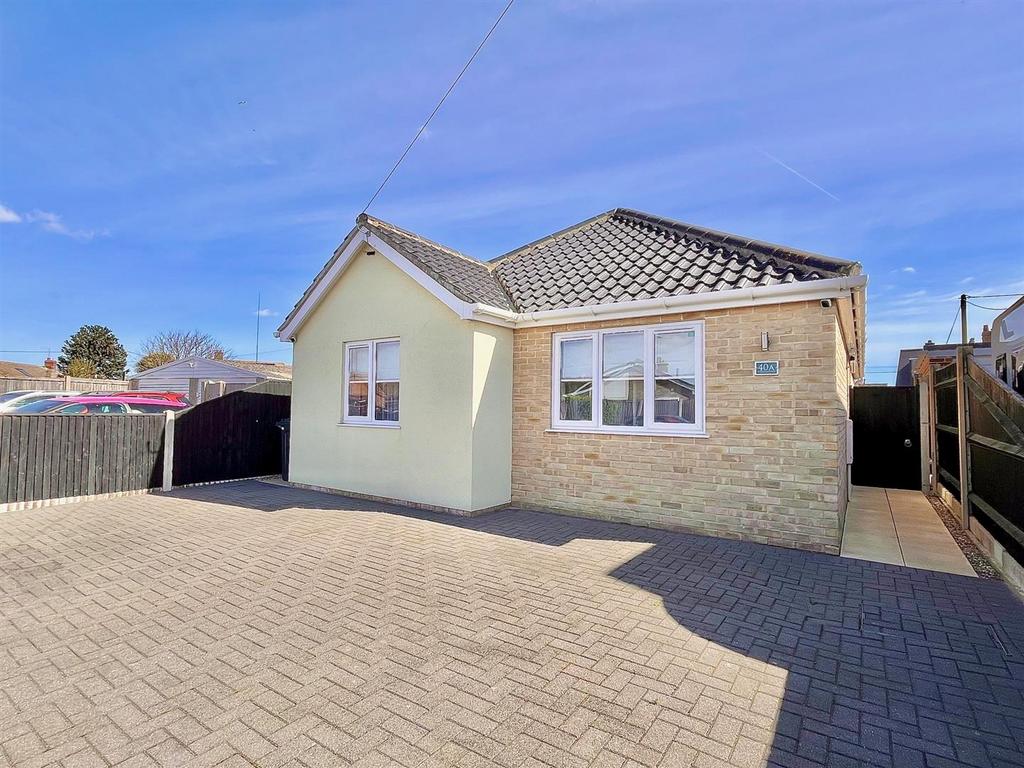 Nightingale Close, Scratby 3 bed detached bungalow - £375,000