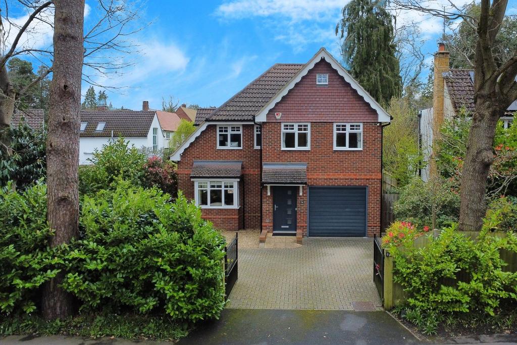 Heatherdale Road, CAMBERLEY GU15 4 bed detached house - £900,000