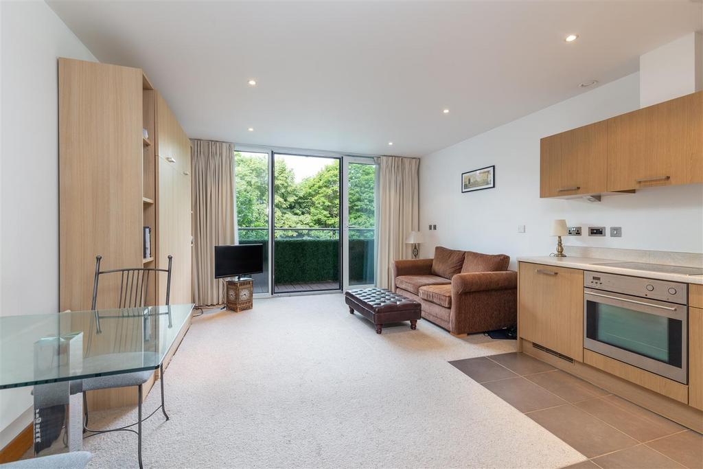 Oswald Building, Chelsea Bridge... Studio - £380,000