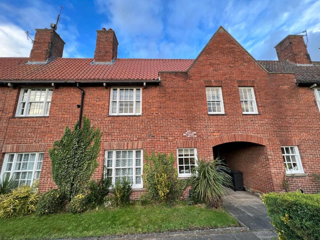 Alnwick NE66 3 bed terraced house for sale - £120,000