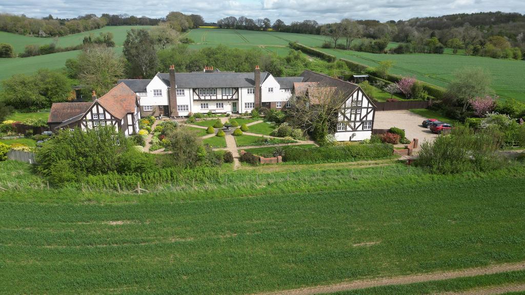 Egg Farm Lane, Kings Langley WD4 4 bed house - £950,000