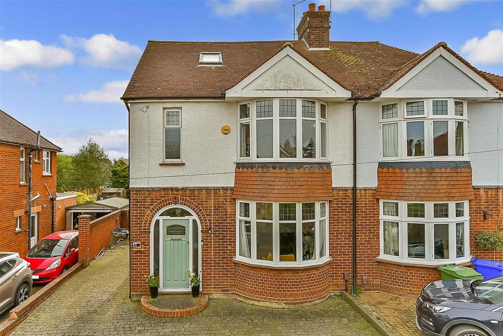 Bell Road Sittingbourne Kent 4 Bed Semi Detached House For Sale £