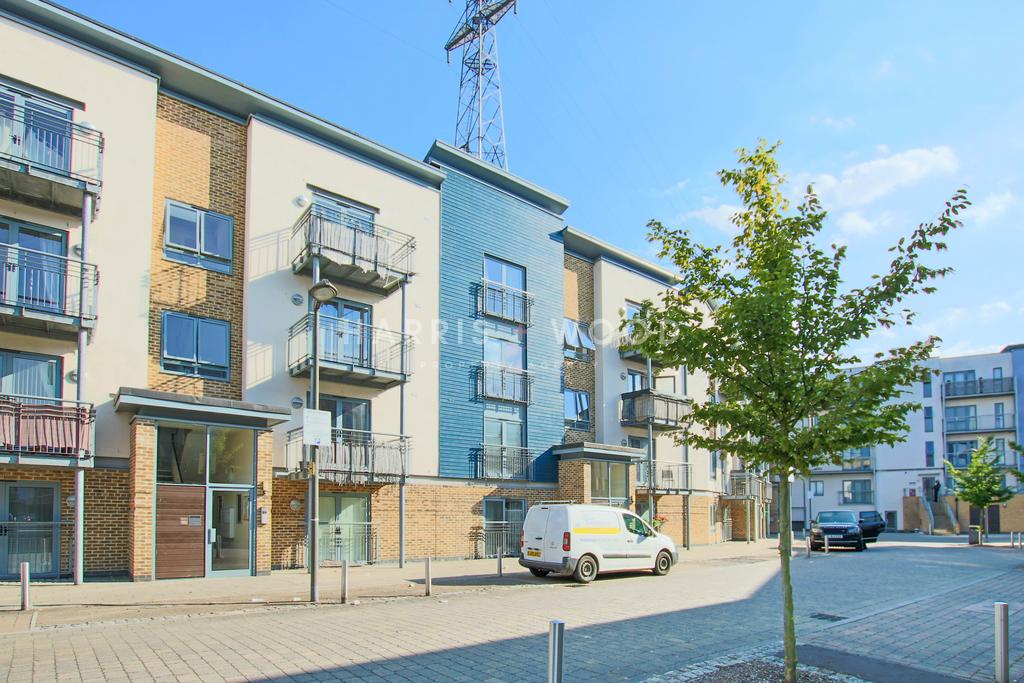 Quayside Drive, Colchester, Essex, CO2 1 bed apartment - £1,000 pcm (£ ...