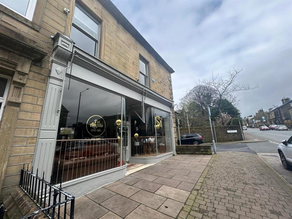 Albert Road, Colne Property - £600 pcm (£138 pw)