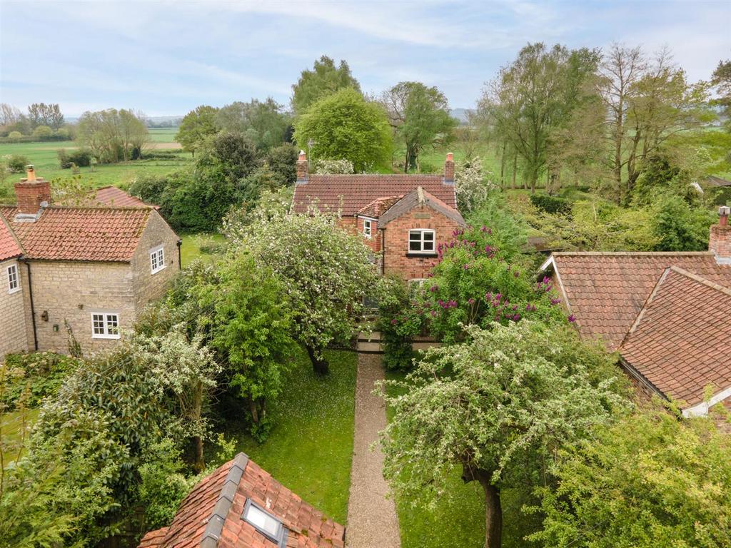 Diamond Cottage & Diamond Den... 4 bed cottage for sale - £550,000