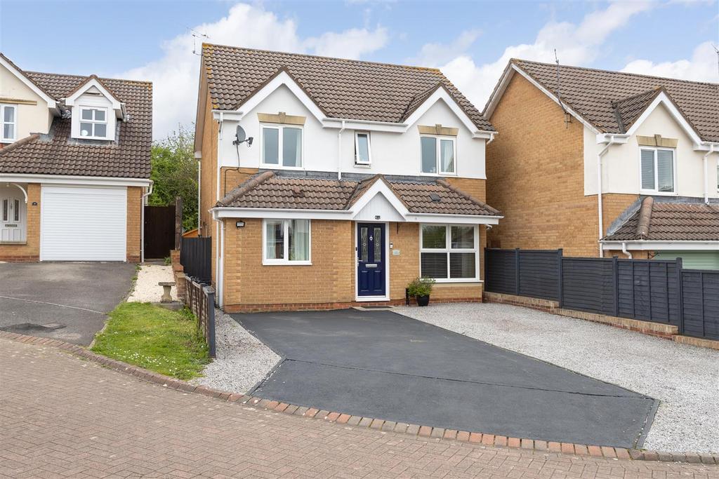 Fairwood Close, Paxcroft Mead 4 bed detached house - £340,000