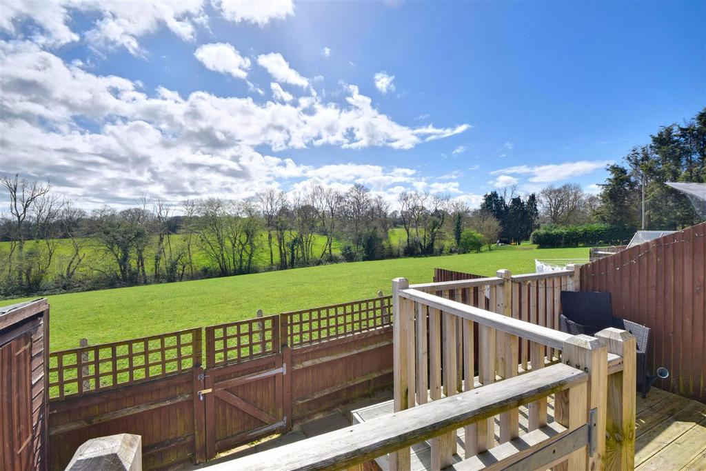 Cricketers Field, Staplecross 3 bed semi-detached house - £300,000