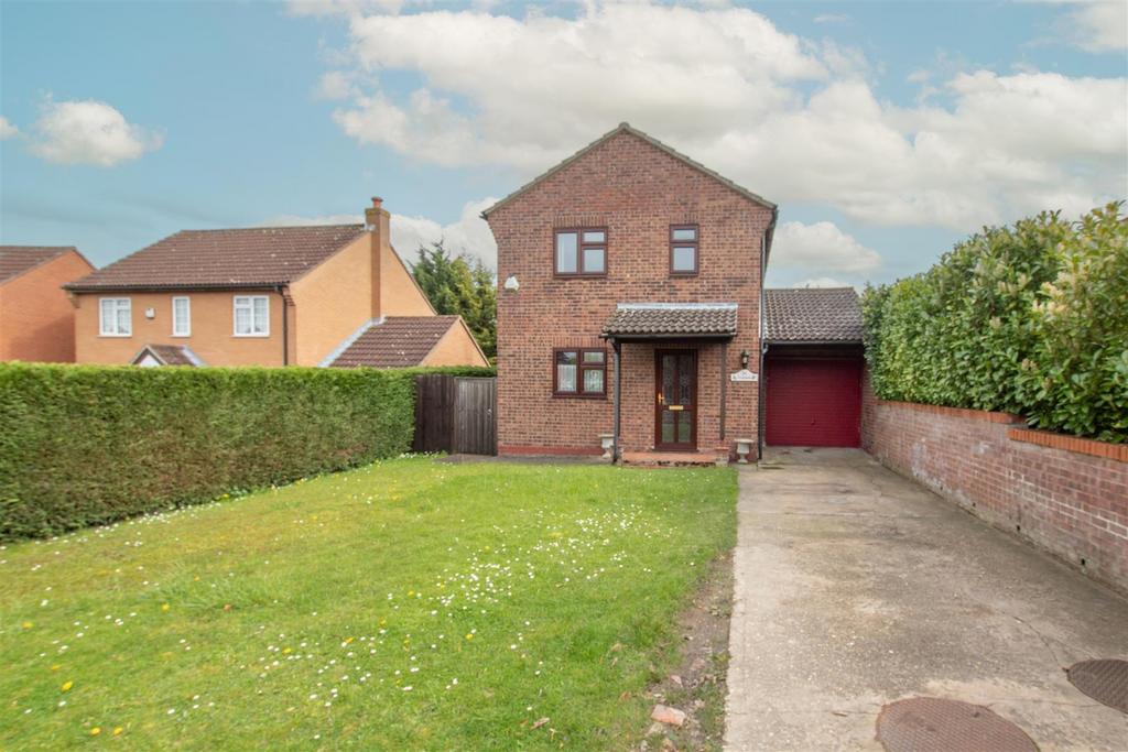 Spindle Road, Haverhill CB9 3 bed detached house - £310,000