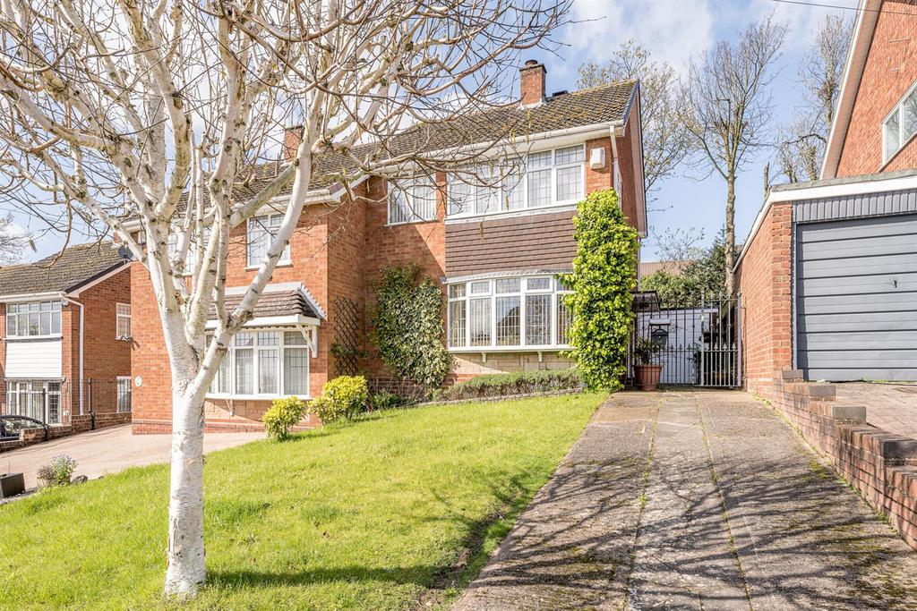 Coldstream Drive, Stourbridge, DY8 5QZ 3 bed semi-detached house - £250,000
