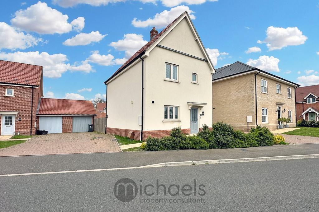 St Andrews Close, Weeley... 3 bed detached house for sale - £325,000