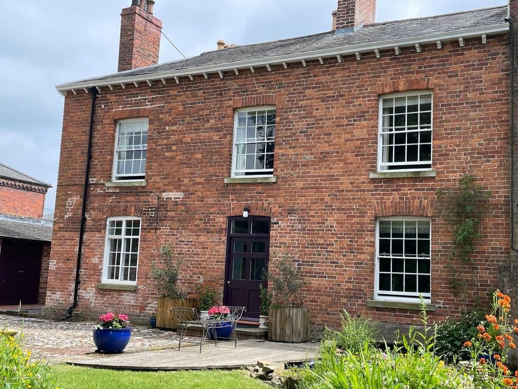 Black Park, Chirk, Wrexham 4 bed character property for sale - £775,000