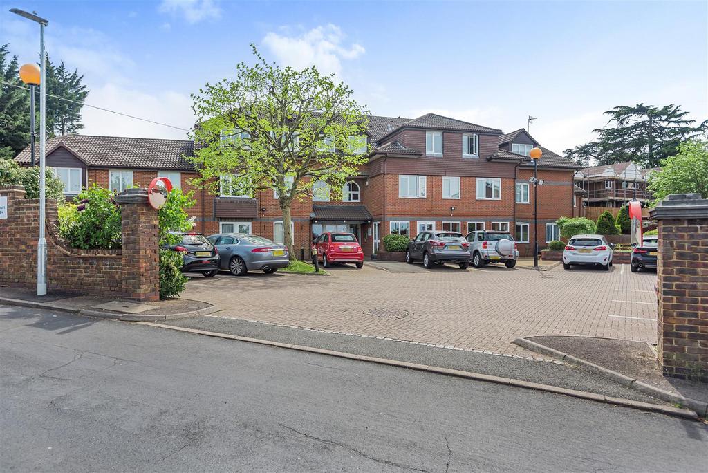 Richfield Road, Bushey WD23 1 bed retirement property for sale - £160,000