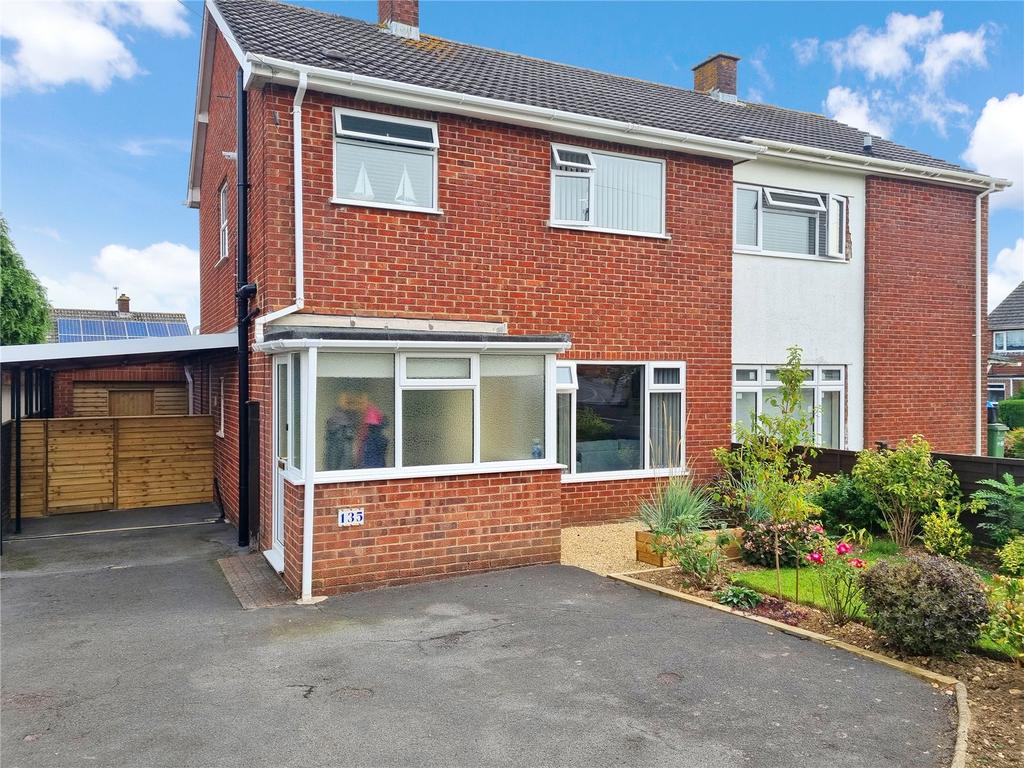 King Cuthred Drive, Somerset TA20 3 bed semi-detached house - £280,000