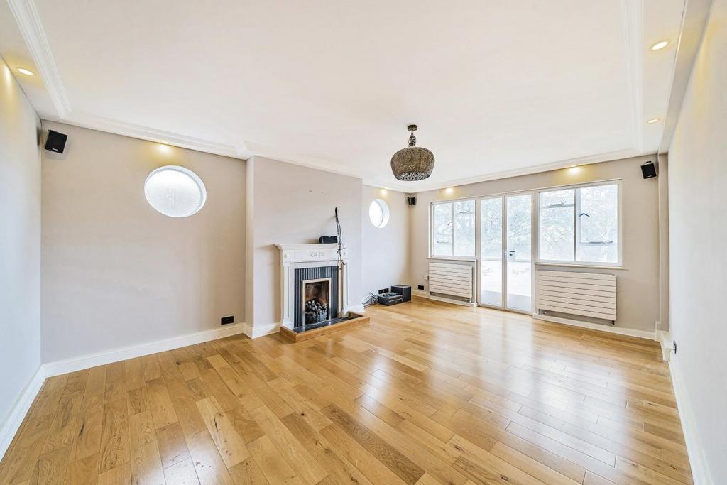 Shepherds Hill, Highgate 2 bed flat - £675,000