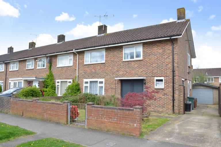 Leveret Lane, Langley Green, RH11 4 bed house - £400,000