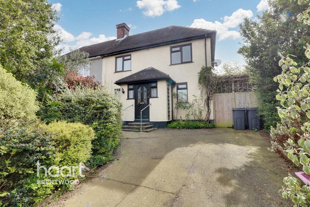 Costead Manor Road, Brentwood 2 bed semi-detached house - £375,000