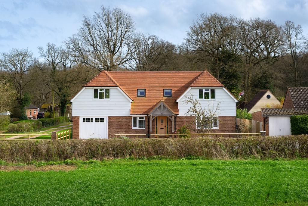 Hamstreet Road, Shadoxhurst 5 bed detached house for sale - £775,000