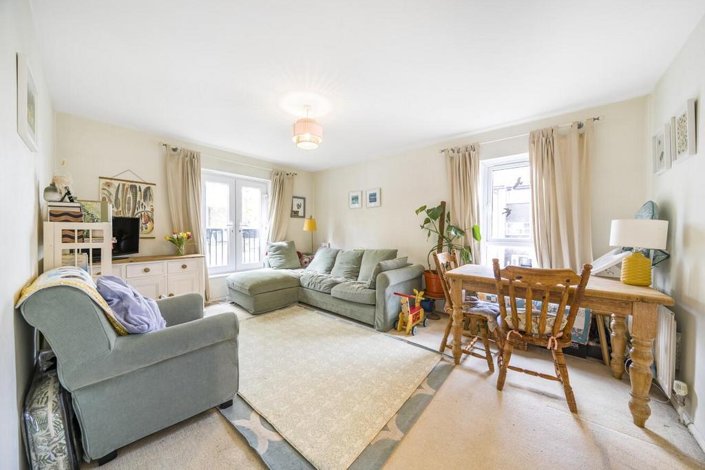 Monarch Mews, Streatham 2 bed flat - £325,000