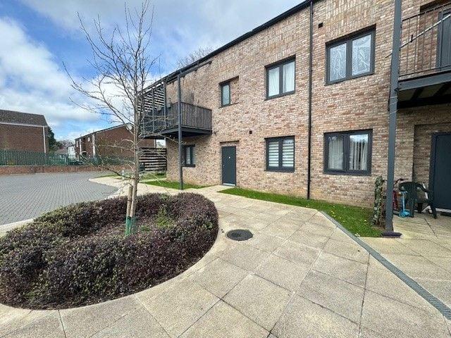 Hood Court, Admiral Holland Close... 1 bed ground floor flat - £116,250