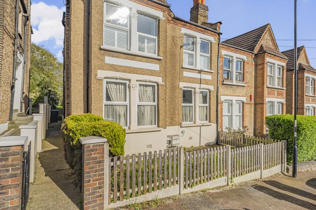 Montem Road, Forest Hill 2 bed maisonette - £550,000