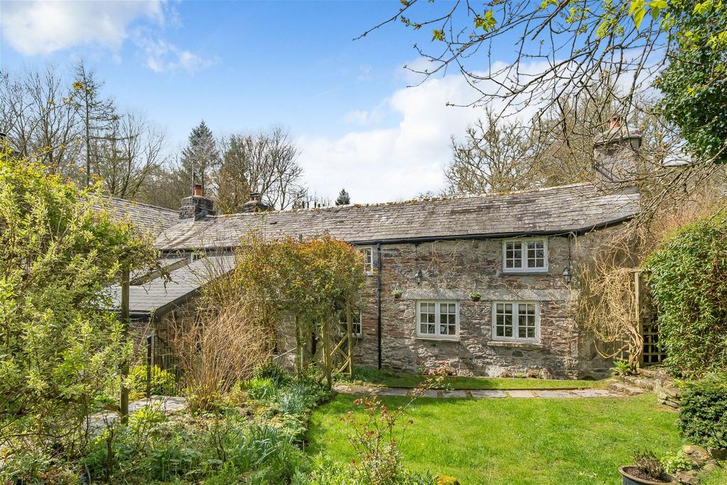 Polyphant, Launceston 3 bed semi-detached house - £425,000