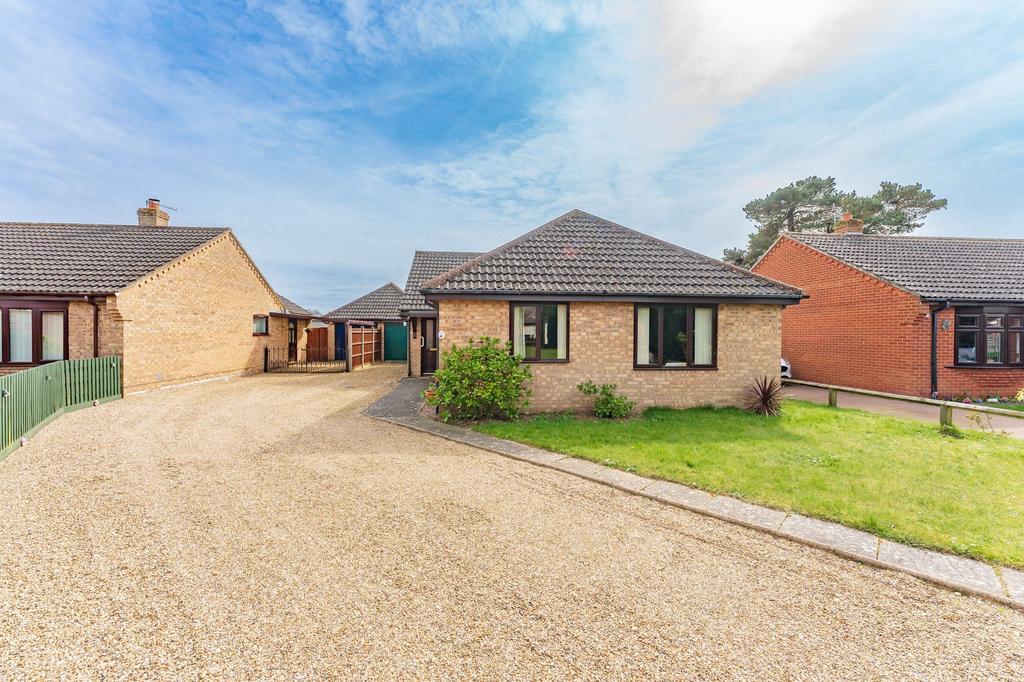 Sylvan Close, Hellesdon 3 bed detached bungalow - £300,000