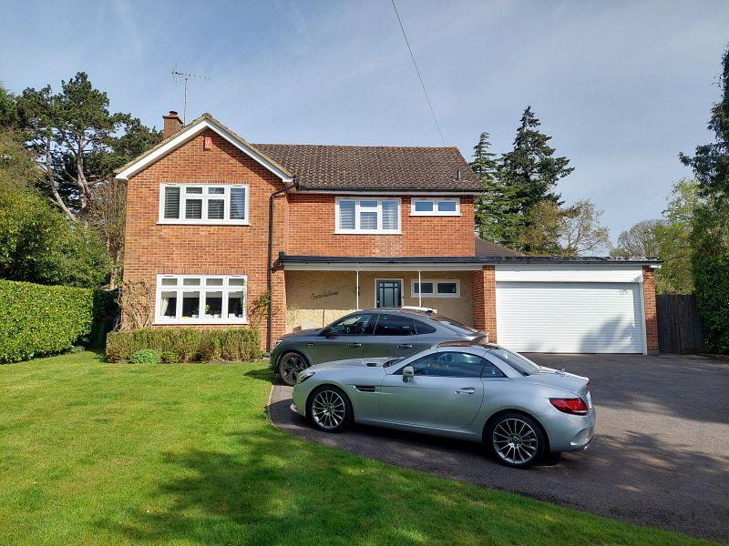 Burnhams Road, Little Bookham KT23 3 bed detached house - £1,095,000