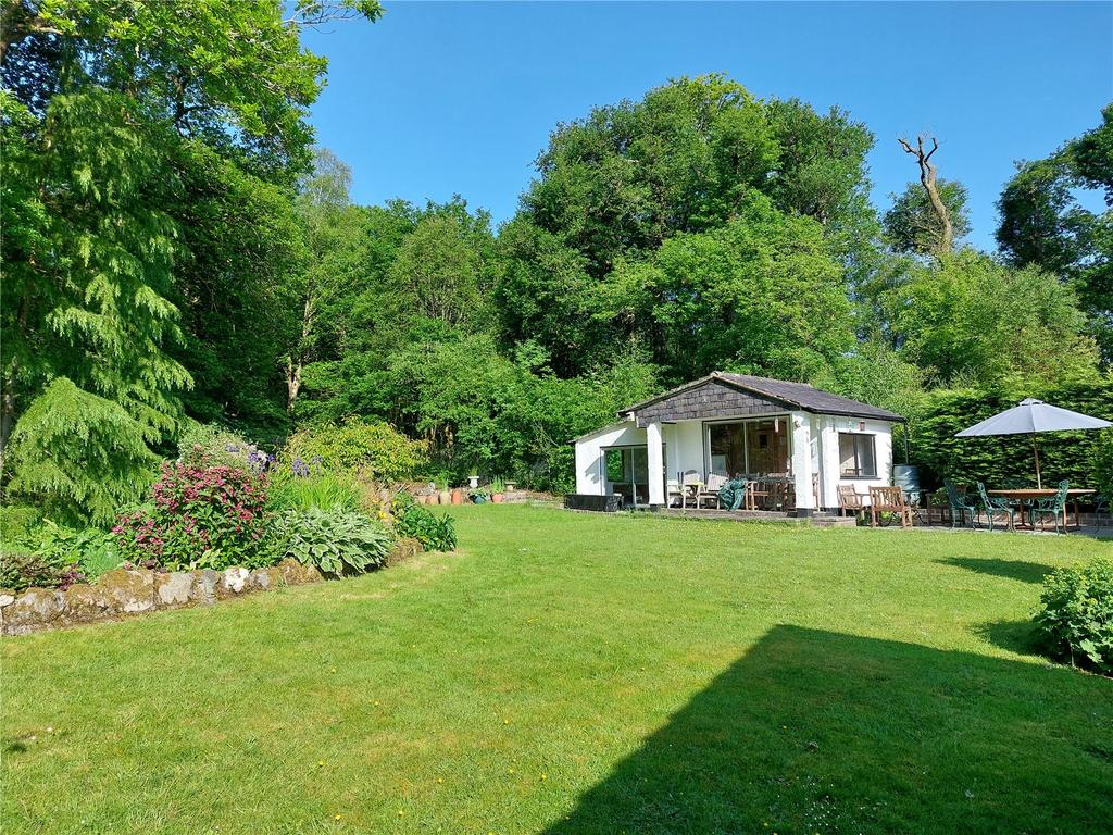 Coed Y Glyn, Llanberis, Caernarfon... 4 bed link detached house - £450,000