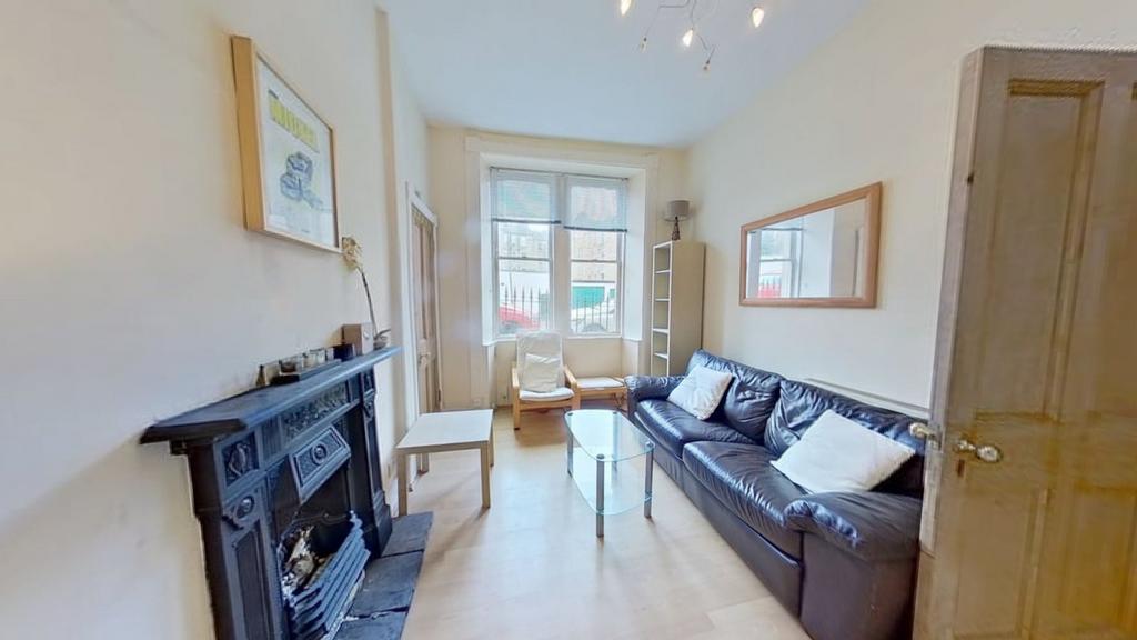 Comely Bank Row, Edinburgh, EH4 1 bed flat - £1,115 pcm (£257 pw)