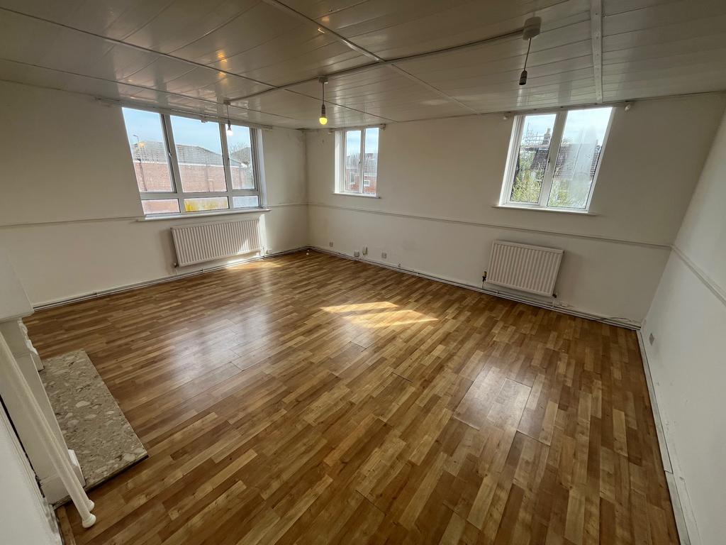 Southampton SO15 2 bed flat - £1,245 pcm (£287 pw)