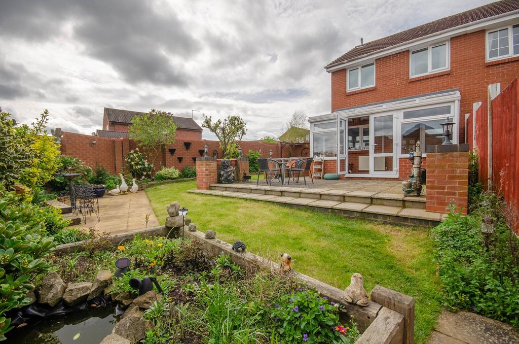 Ambleside, Brownsover, Rugby, CV21 3 bed semi-detached house for sale ...