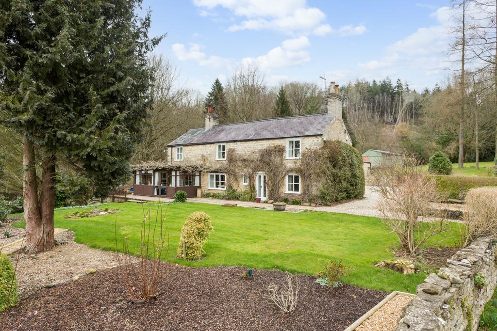 Wass, York, YO61 3 bed detached house for sale - £850,000