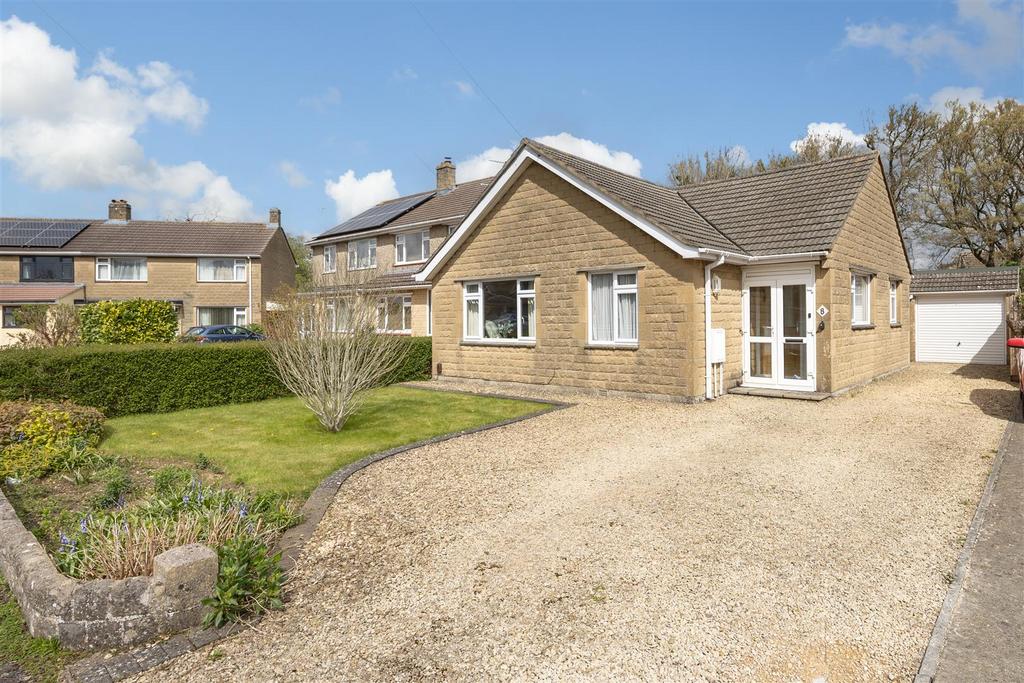 Springfield Close, Trowbridge 2 bed detached bungalow for sale - £320,000