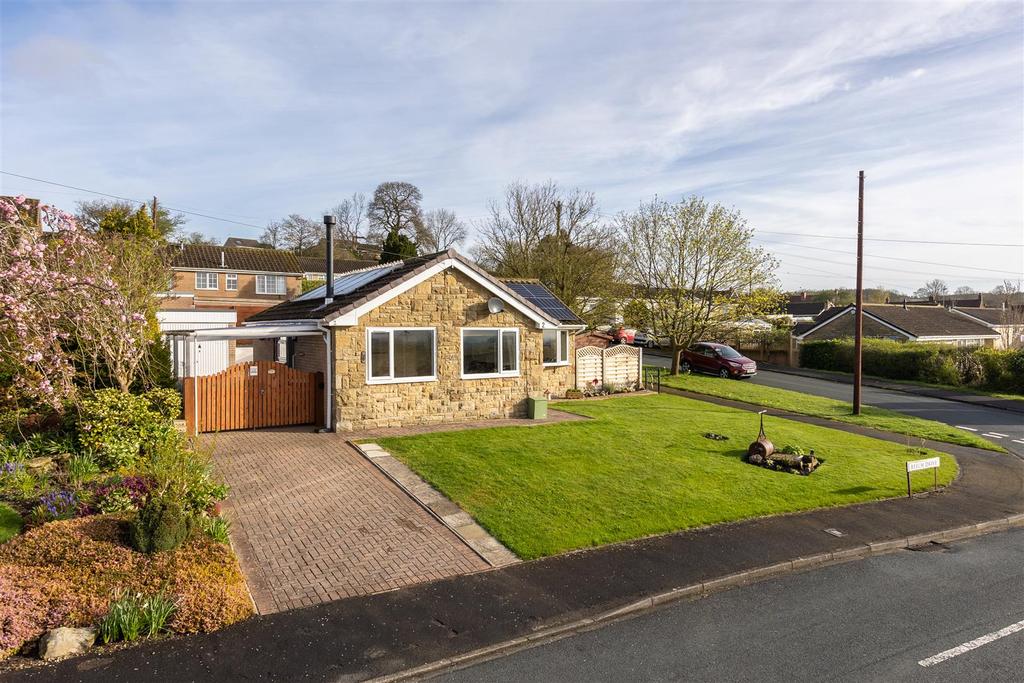 Beech Drive, Kirkbymoorside, York 3 bed detached bungalow - £323,000