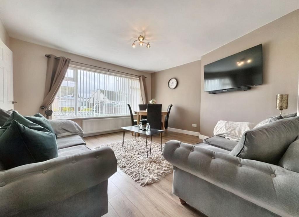 Lon Y Gors, Pensarn, Abergele, LL22 2 bed semi-detached bungalow for ...