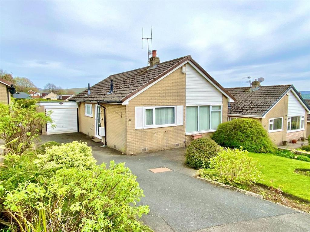 Alsfeld Way, High Peak SK22 2 bed detached bungalow - £325,000