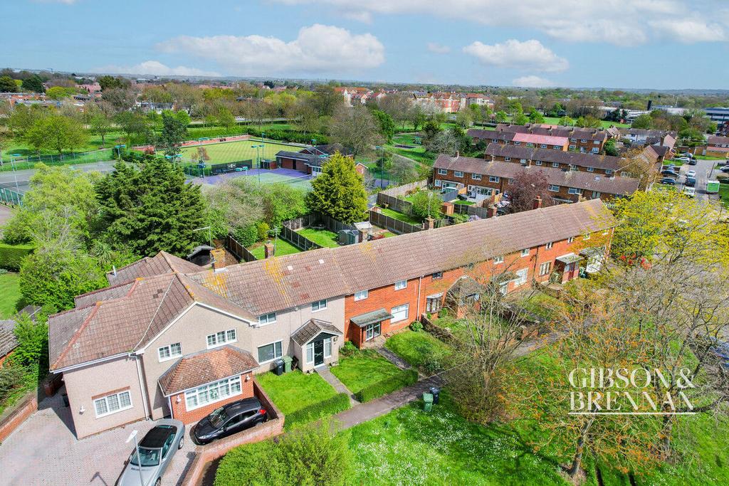 Hockley Road, Basildon, SS14 2 bed terraced house for sale - £290,000