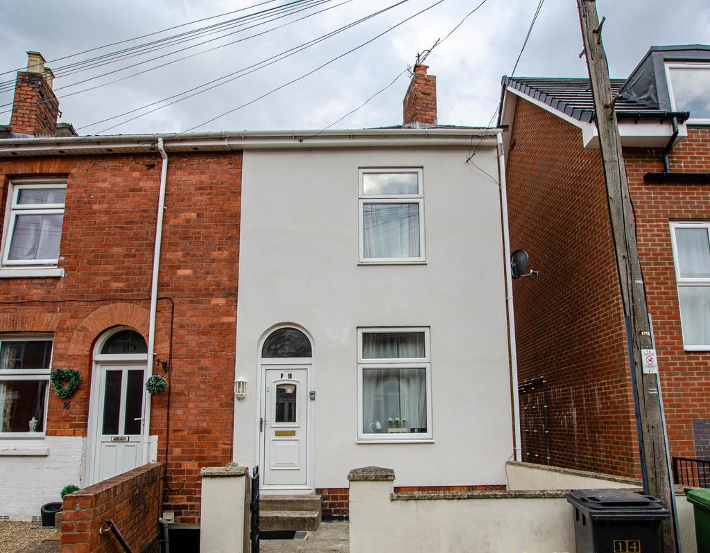 Mayfield Road, Worcester WR3 2 bed end of terrace house - £220,000