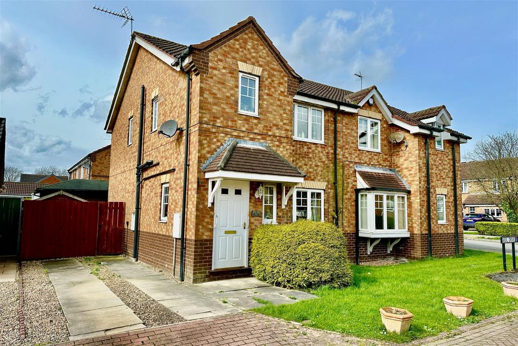 Basil Drive, Beverley HU17 3 bed semi-detached house - £220,000