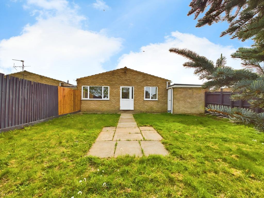 Grounds Way, Coates, PE7 3 bed detached bungalow - £215,000