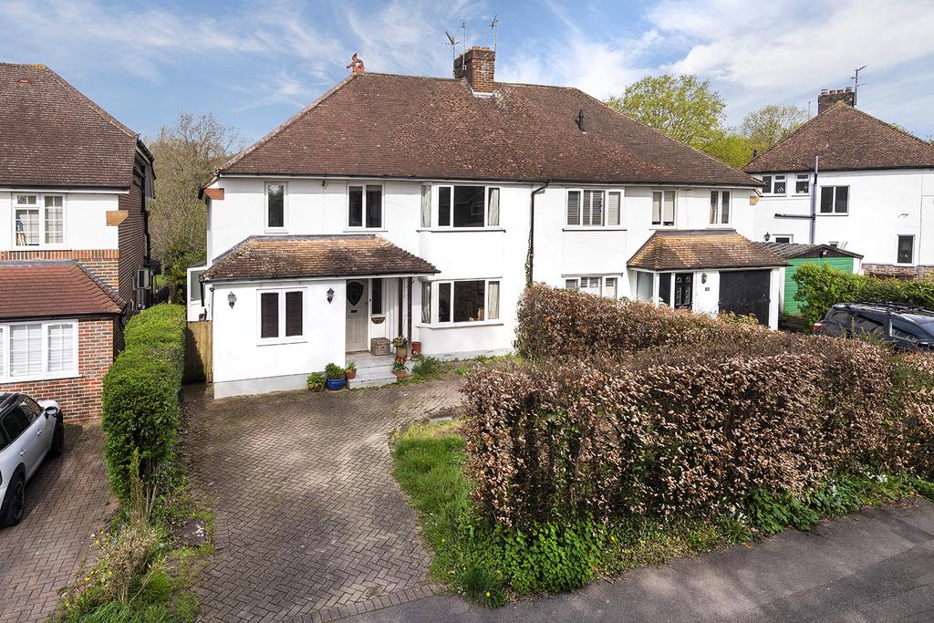 Leigh Road, Hildenborough, TN11 5 bed house - £700,000