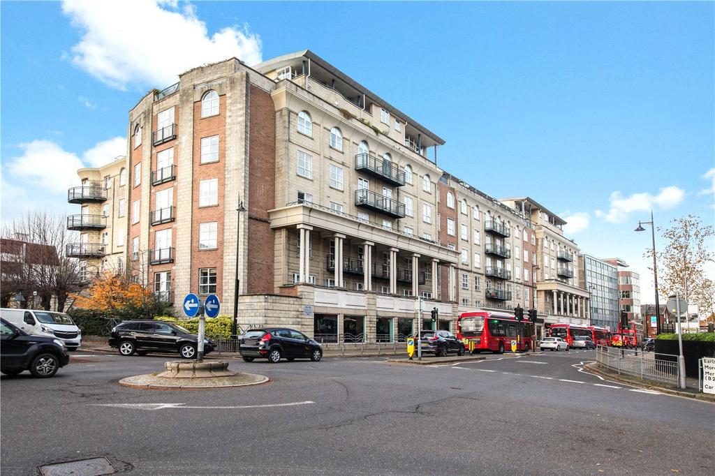 Worple Road, London SW19 2 bed apartment - £3,100 pcm (£715 pw)