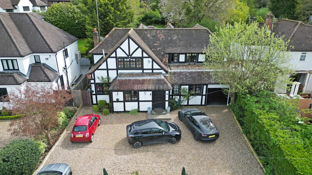 Radlett WD7 5 bed detached house - £1,995,000
