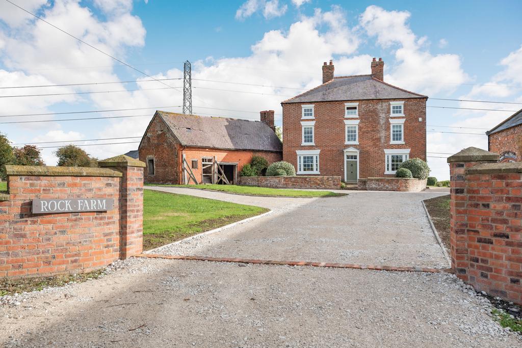 Rock Farm, Oswestry SY11 6 bed detached house for sale - £800,000