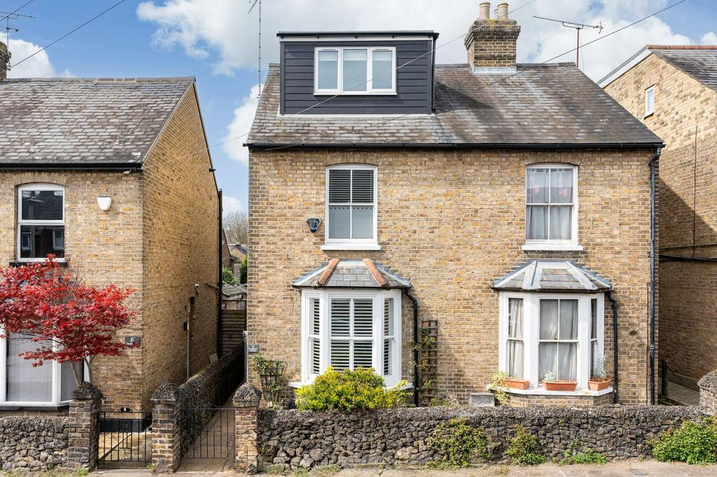 Garland Road, Ware SG12 4 bed semi-detached house - £550,000