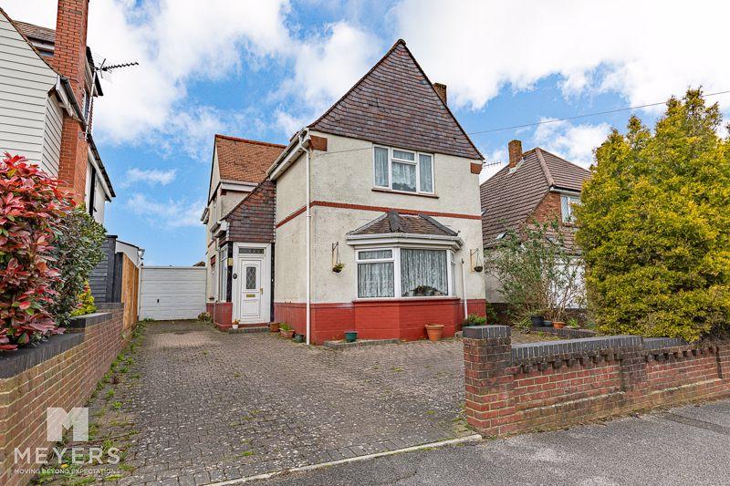 Muscliffe Lane, Muscliff, BH9 4 bed detached house - £430,000