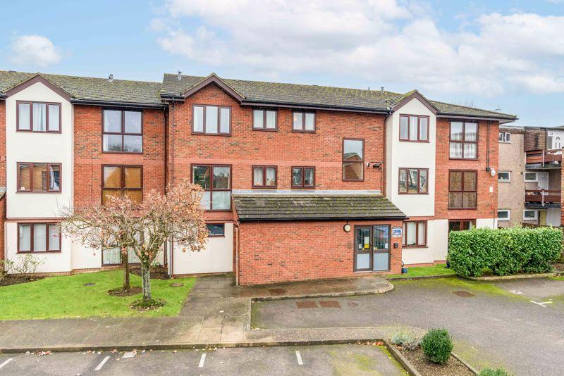 Green Lane, Addlestone KT15 1 bed apartment to rent - £1,300 pcm (£300 pw)